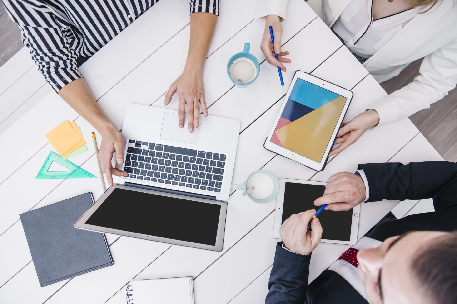 Top Best Apps to Manage Your Business - Enozom